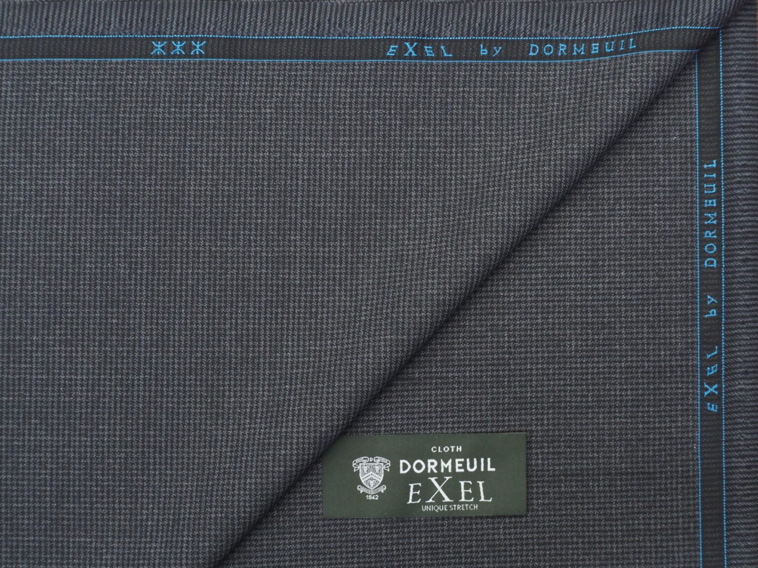 Dormeuil Exel 100% Finest Merino Wool Mixture Grey/Black Puppytooth Design Wool Suiting Fabric ...