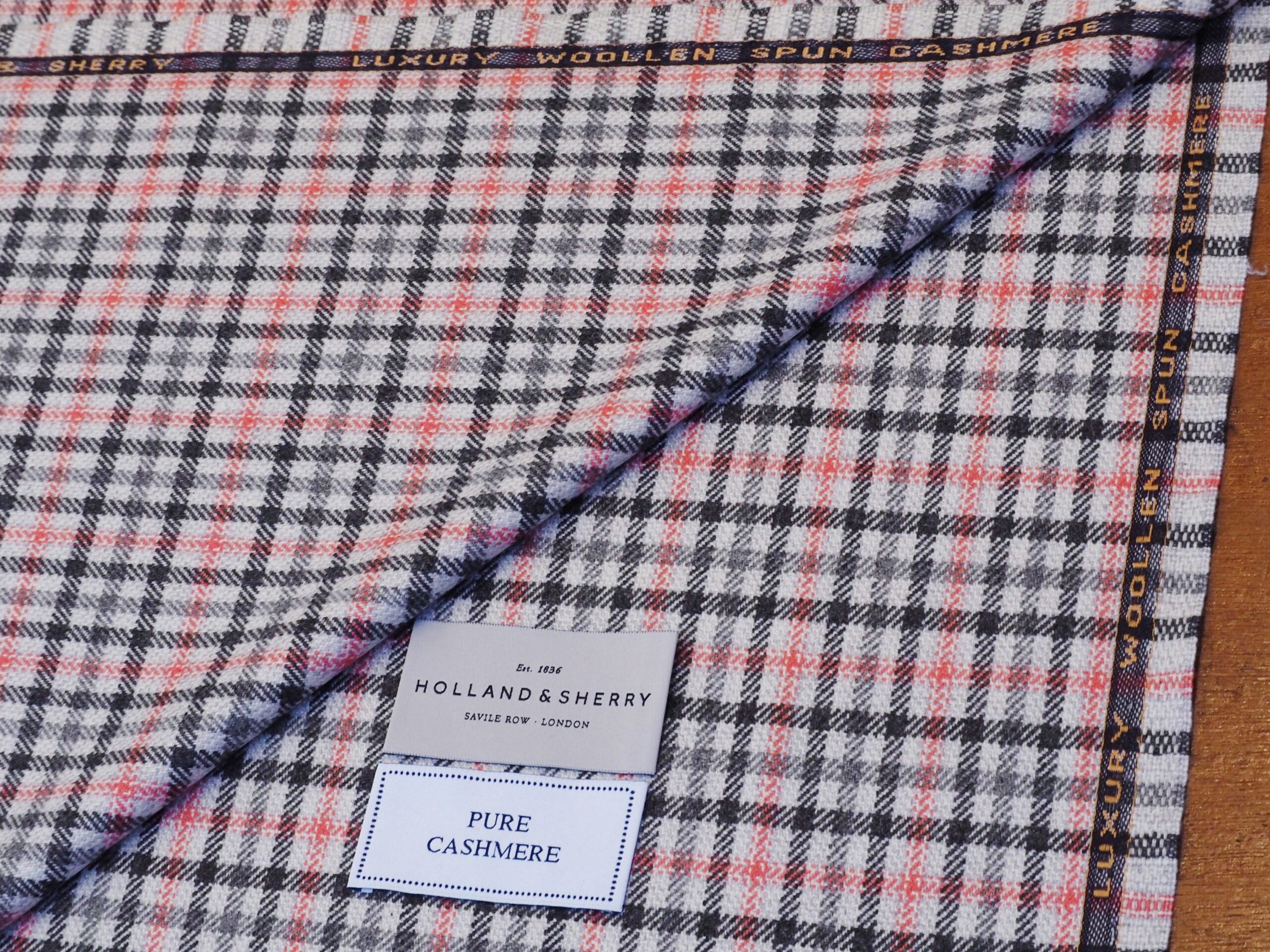 100% Woollen Spun Cashmere By Holland & Sherry, Mix Grey/Charcoal Check ...